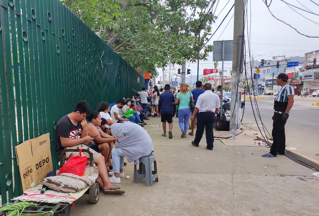 Muestran vecinos de la colonia Progreso su desesperación por la espera ...