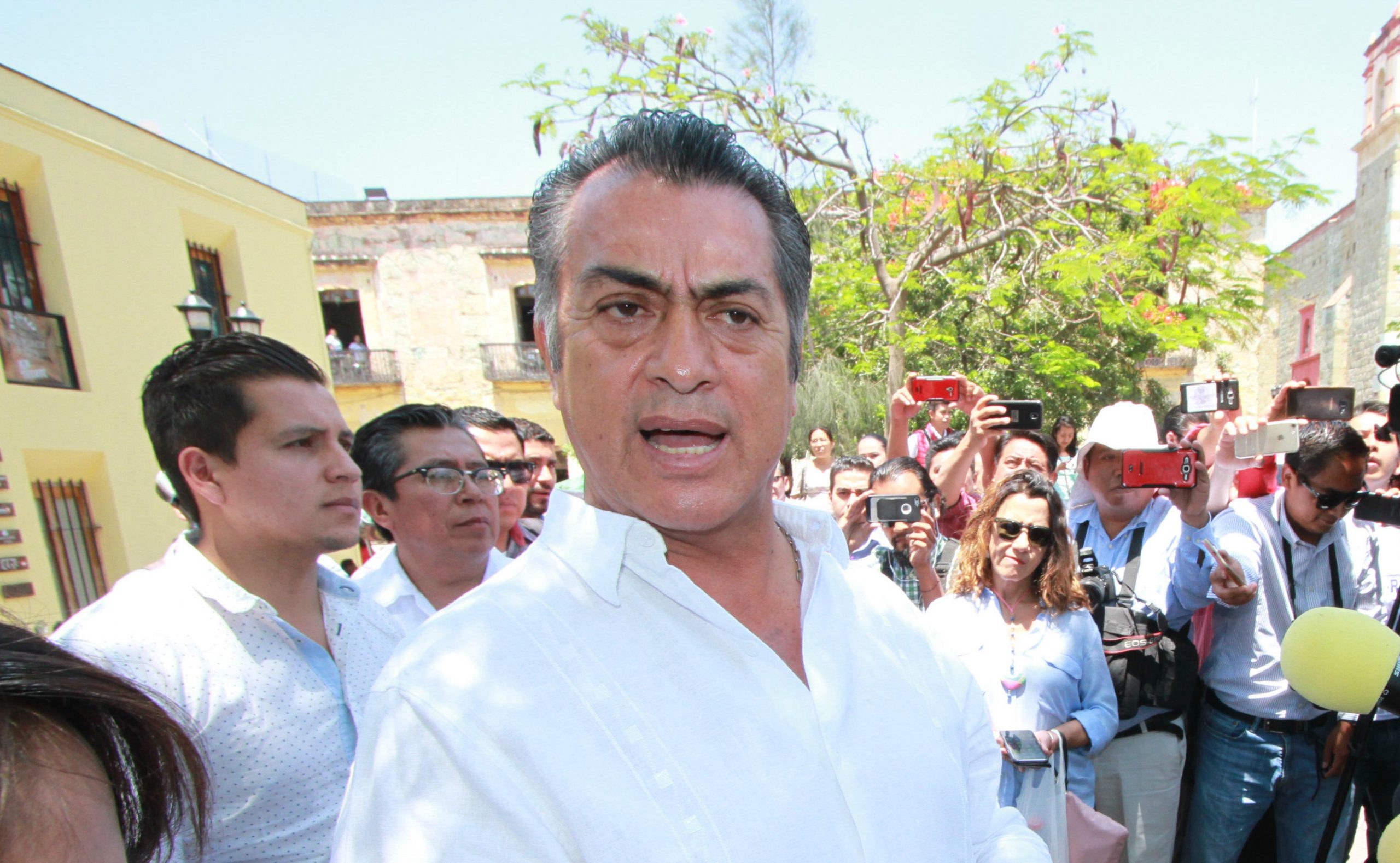 “El Bronco” invita a universitarios a integrarse a su “FBI”: Facebook ...