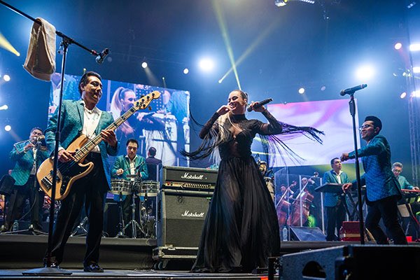 Regresan a México Los Ángeles Azules después de triunfar en EU - El Sur ...