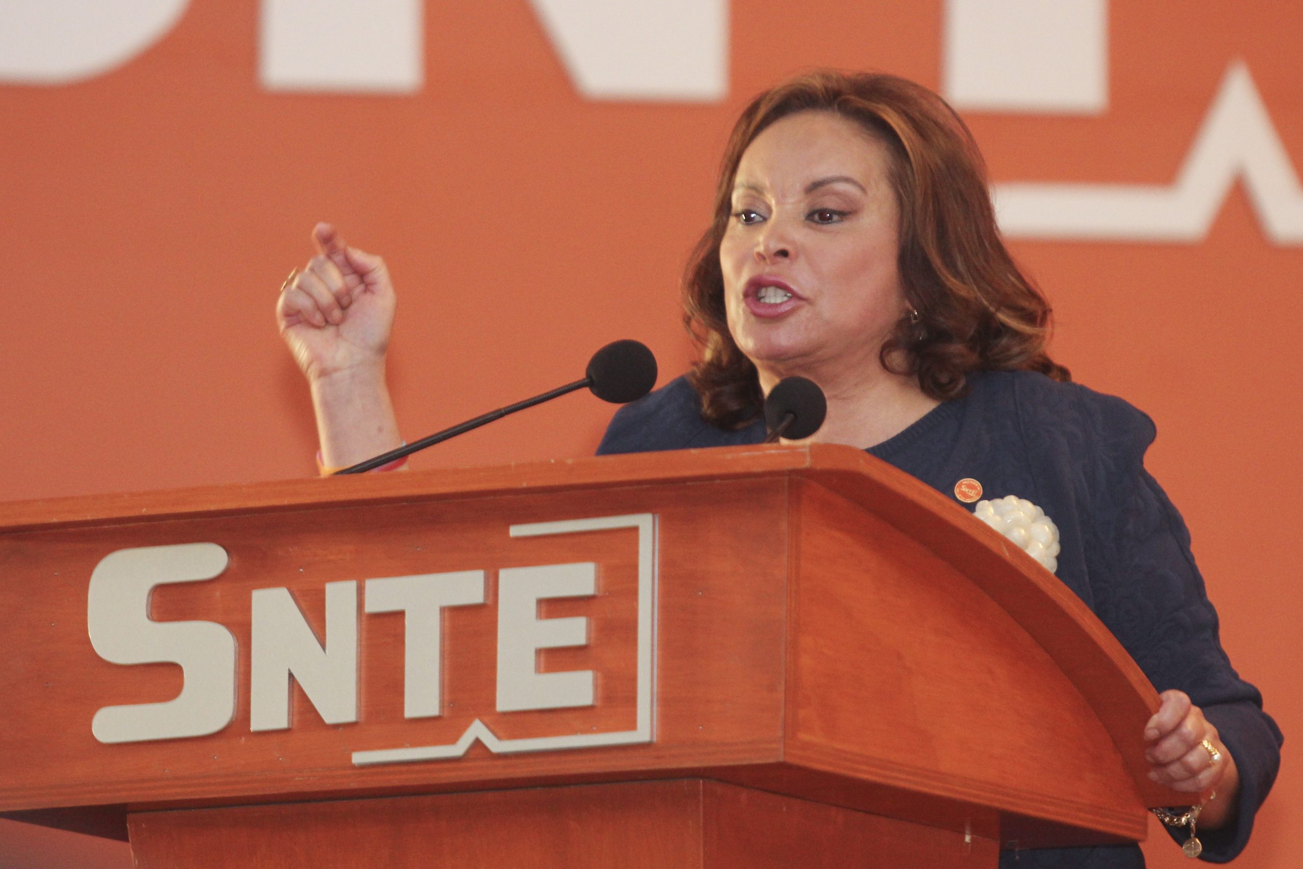 Advierten regreso de Elba a SNTE con relevo - El Sur Acapulco ...