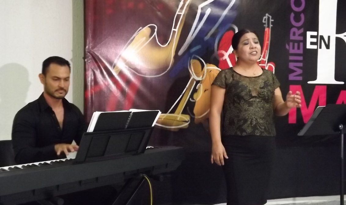 Homenajean en la biblioteca 22 a la soprano Martha Hilda Contreras - El ...