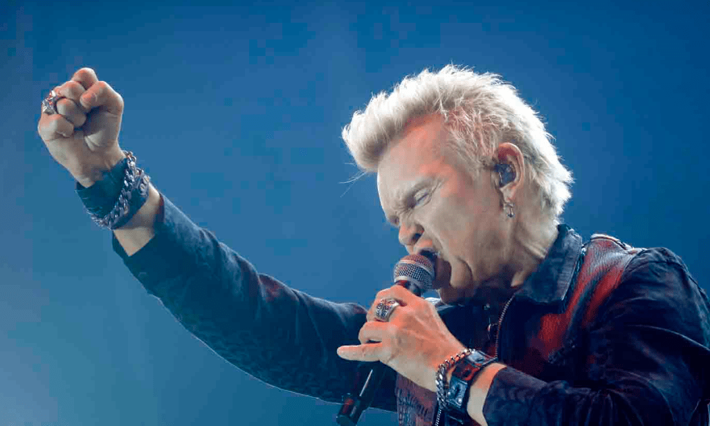 Da el rockero Billy Idol un show salvaje en el tercer día del festival ...