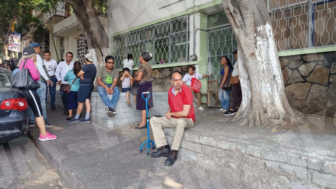 Toman vecinos de tres colonias oficinas de la Capach; llevan dos meses ...