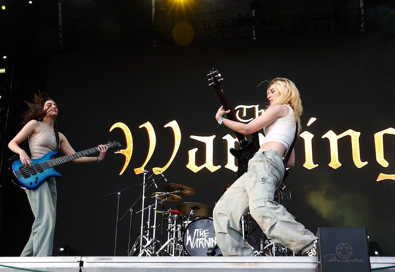 Estrena la banda mexicana The Warning su disco Keep me fed en el show ...