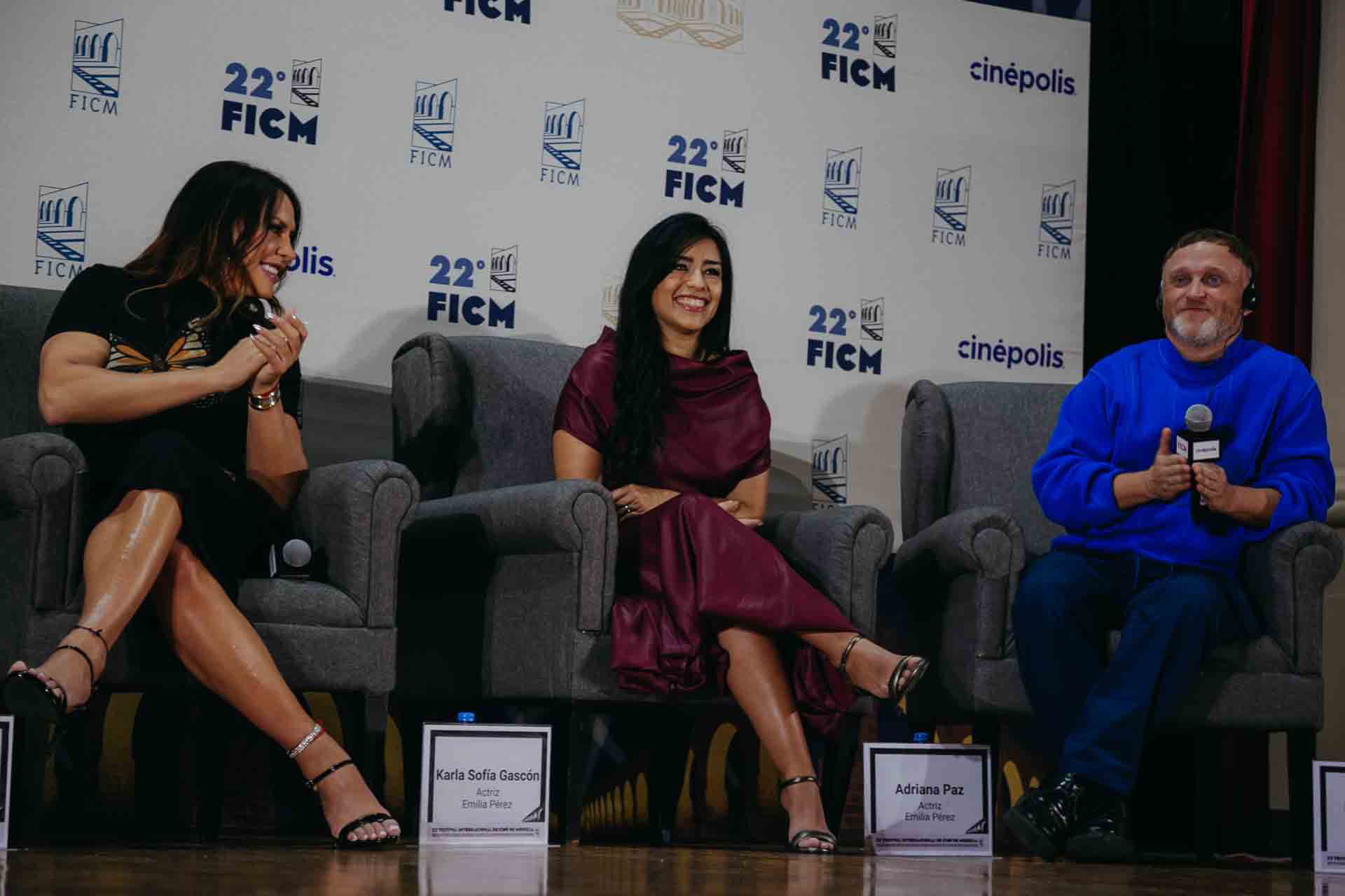 Rodrigo Prieto devela placa en FICM junto a Liv Tyler - El Sur Acapulco ...