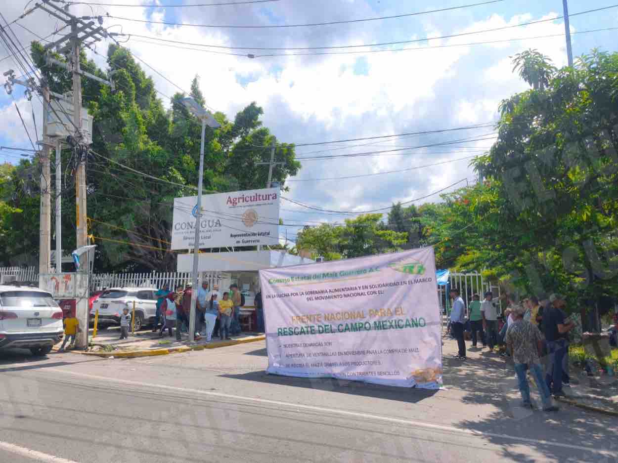 Productores cierran Sader en Chilpancingo; exigen sacar granos del T ...