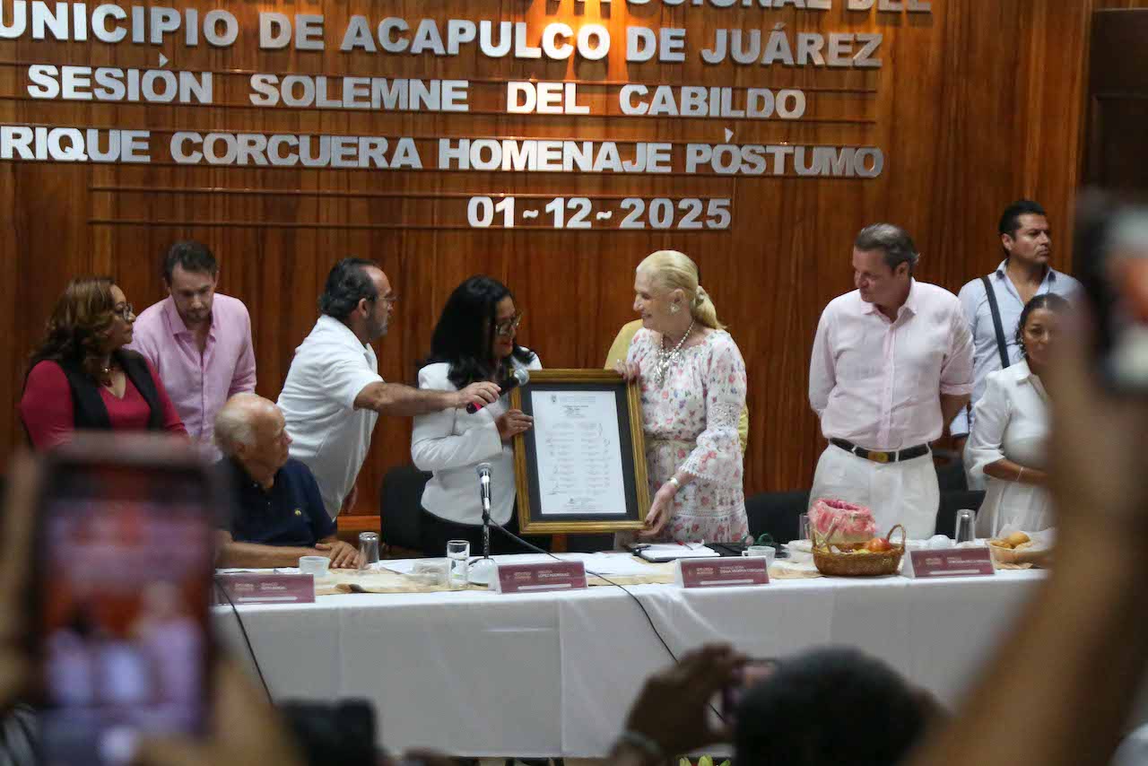 Rinde el Cabildo homenaje póstumo al inventor del pádel, el acapulqueño ...